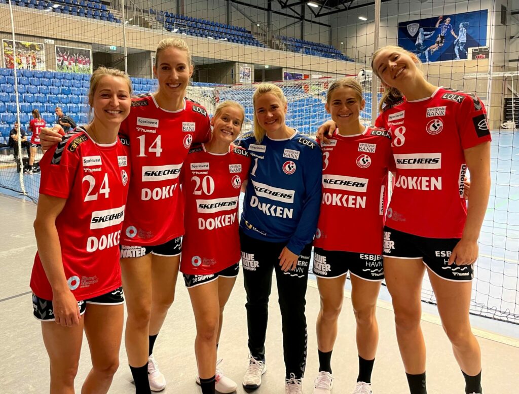 Marit Røsberg Jacobsen er tommelskadet, håper å rekke ... Marit Røsberg Jacobsen er tommelskadet, håper å rekke ...